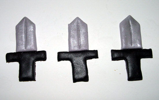 12 Fondant Sword Cupcake Toppers on Luulla