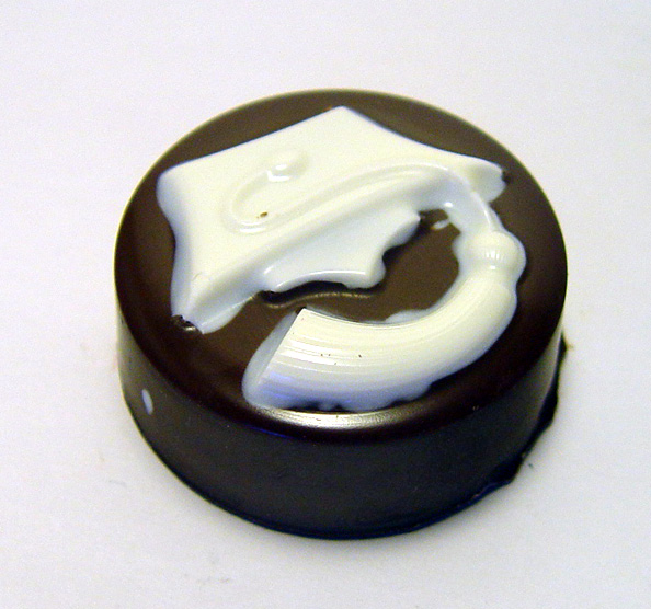One Dozen Graduation Cap Chocolate Covered Oreos on Luulla