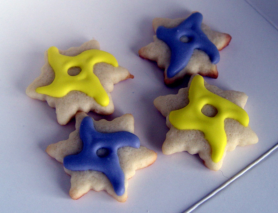 3 Dozen (36) Mini Ninja Star Decorated Cookies on Luulla