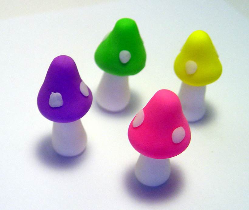 12 Fondant Mushroom/toadstool Cupcake Toppers on Luulla